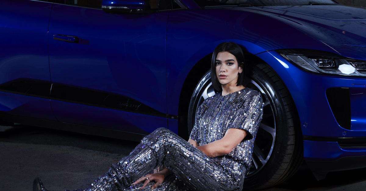 Dua Lipa hat sich ihr Selbstbewusstsein antrainiert