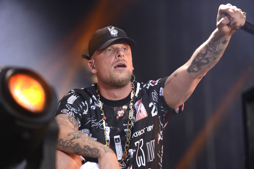 Bonez MC macht seiner Mary eine öffentliche Liebeserklärung | bigFM